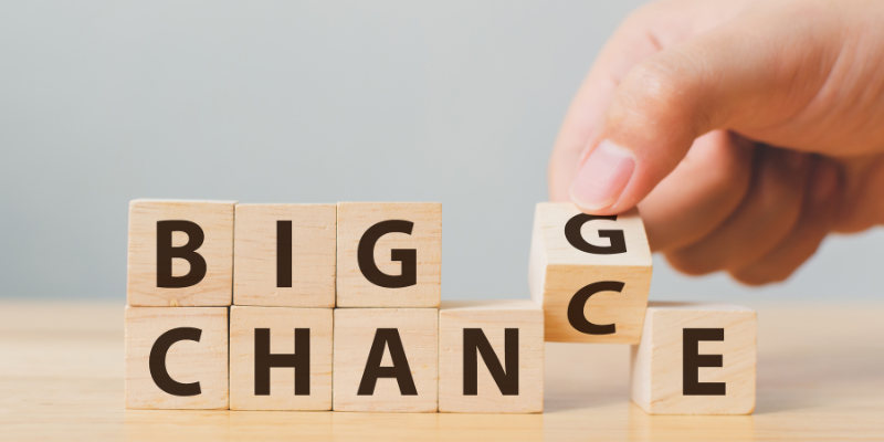 How to write an effective career change resume (with examples)